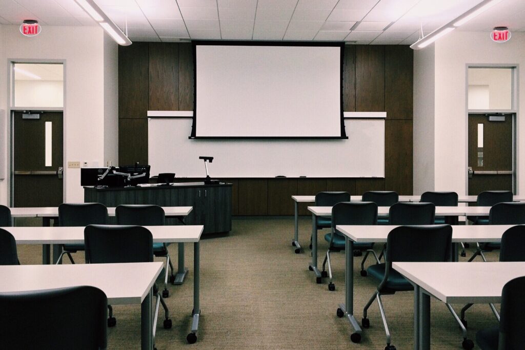 - Cloud And Premises Phone Systems For Schools - Infradapt